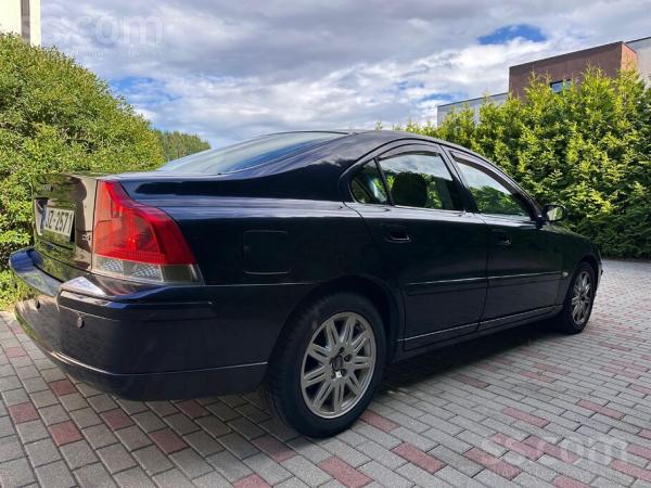Blue Volvo S60 2006 in Riga, with an engine capacity of 2.40 L and mileage of 218 thousand km for 2500 €, photo 4 on AUTOMOTO.COM.LV