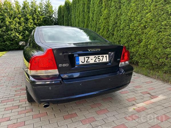 Blue Volvo S60 2006 in Riga, with an engine capacity of 2.40 L and mileage of 218 thousand km for 2500 €, photo 6 on AUTOMOTO.COM.LV