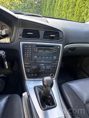 Blue Volvo S60 2006 in Riga, with an engine capacity of 2.40 L and mileage of 218 thousand km for 2500 €, photo 9 on AUTOMOTO.COM.LV