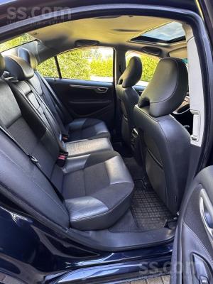 Blue Volvo S60 2006 in Riga, with an engine capacity of 2.40 L and mileage of 218 thousand km for 2500 €, photo 10 on AUTOMOTO.COM.LV
