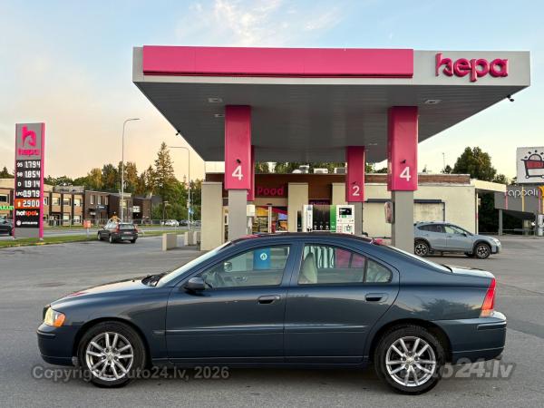 Blue Volvo S60 2006 in Rapla, with an engine capacity of 2.50 L and mileage of 0 thousand km for 1500 €, photo 2 on AUTOMOTO.COM.LV
