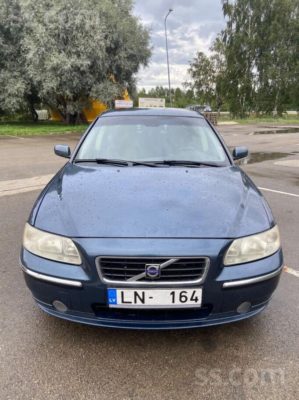 Синий Вольво С60 2006 в Тукумс, объемом двигателя 2.40 л и пробегом 500 тыс. км за 2000 €, фото 2 на AUTOMOTO.COM.LV