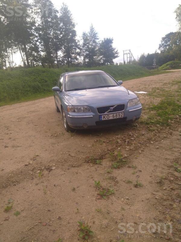 Blue Volvo S60 2006 in Riga, with an engine capacity of 2.40 L and mileage of 382 thousand km for 1650 €, photo 1 on AUTOMOTO.COM.LV