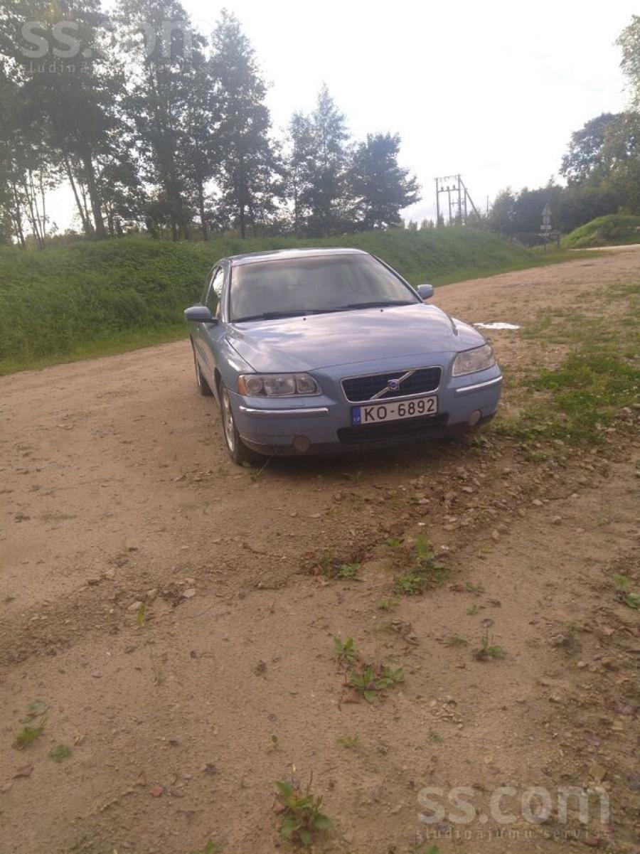 Blue Volvo S60 2006 in Riga, with an engine capacity of 2.40 L and mileage of 382 thousand km for 1650 €, photo 1 on AUTOMOTO.COM.LV