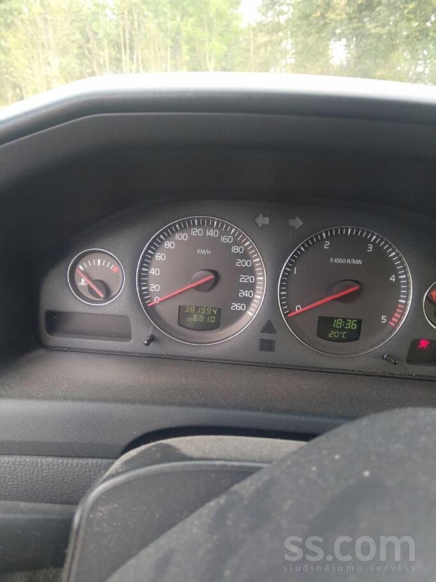Blue Volvo S60 2006 in Riga, with an engine capacity of 2.40 L and mileage of 382 thousand km for 1650 €, photo 4 on AUTOMOTO.COM.LV