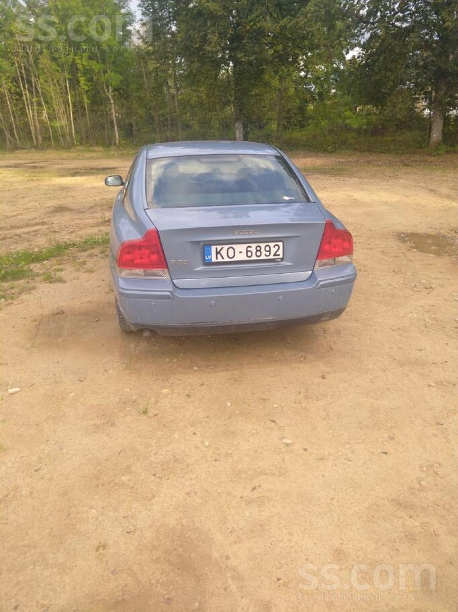 Blue Volvo S60 2006 in Riga, with an engine capacity of 2.40 L and mileage of 382 thousand km for 1650 €, photo 8 on AUTOMOTO.COM.LV