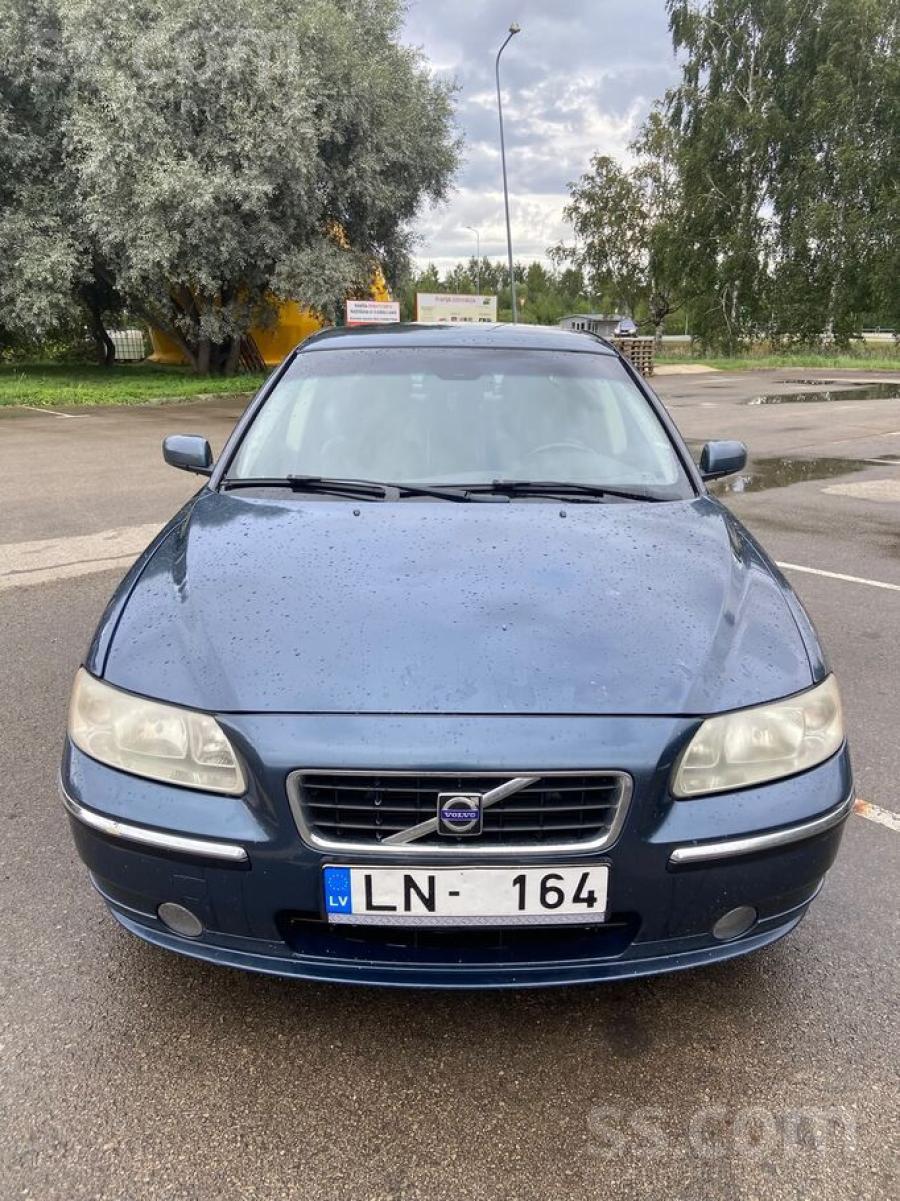 Синий Вольво С60 2006 в Елгава, объемом двигателя 2.40 л и пробегом 500 тыс. км за 1300 €, фото 3 на AUTOMOTO.COM.LV