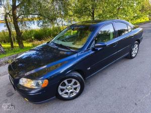 Zils Volvo S60 2006 Tauragė, ar dzinēja tilpumu 2.40 L un nobraukumu 276 tūkst. km par 1750 €, foto  vietnē AUTOMOTO.COM.LV