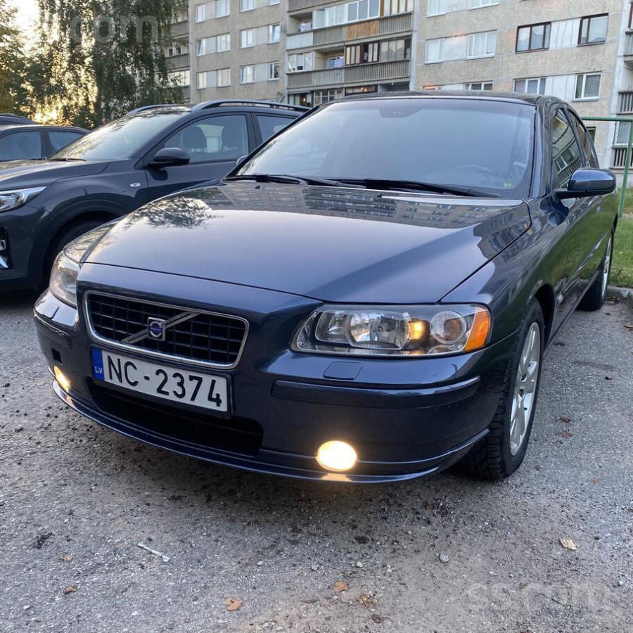 Blue Volvo S60 2006 in Daugavpils, with an engine capacity of 2.40 L and mileage of 405 thousand km for 2600 €, photo 1 on AUTOMOTO.COM.LV
