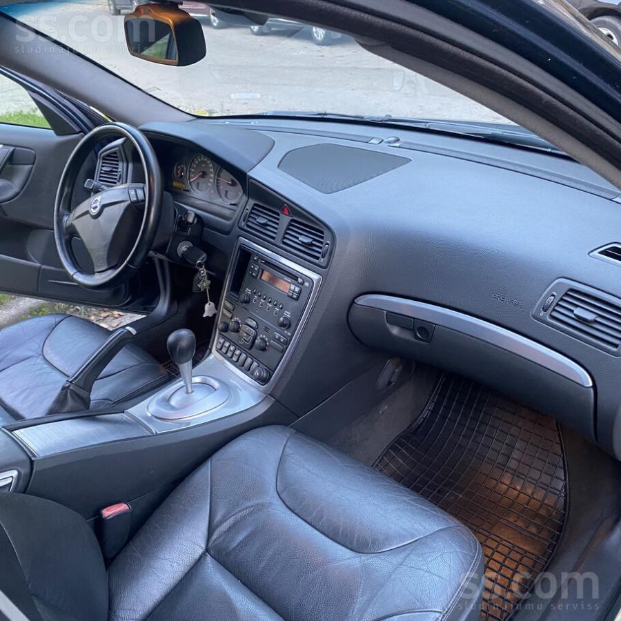Blue Volvo S60 2006 in Daugavpils, with an engine capacity of 2.40 L and mileage of 405 thousand km for 2600 €, photo 14 on AUTOMOTO.COM.LV