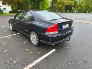 Blue Volvo S60 2006 in Tallinn, with an engine capacity of 2.40 L and mileage of 260 thousand km for 3900 €, photo 6 on AUTOMOTO.COM.LV