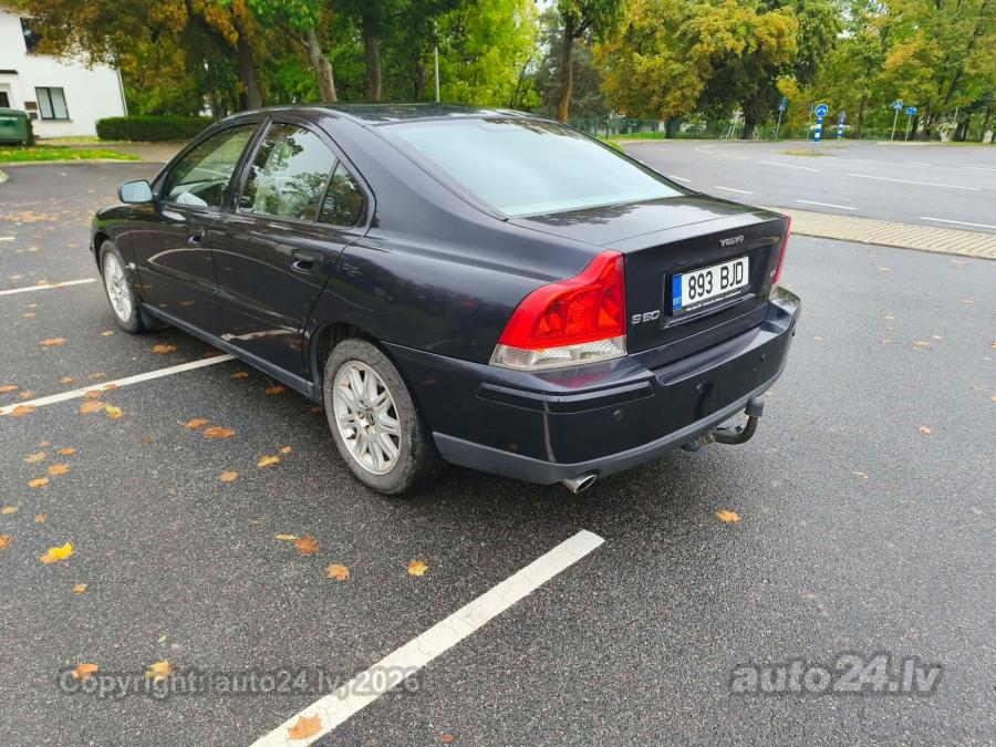 Blue Volvo S60 2006 in Tallinn, with an engine capacity of 2.40 L and mileage of 260 thousand km for 3900 €, photo 6 on AUTOMOTO.COM.LV