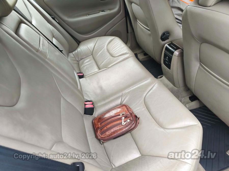 Blue Volvo S60 2006 in Tallinn, with an engine capacity of 2.40 L and mileage of 260 thousand km for 3900 €, photo 10 on AUTOMOTO.COM.LV