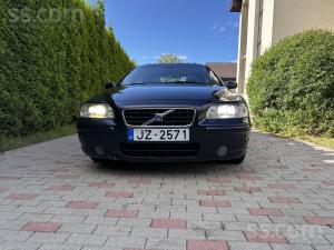 Zils Volvo S60 2006 Rīga, ar dzinēja tilpumu 2.40 L un nobraukumu 218 tūkst. km par 2100 €, foto  vietnē AUTOMOTO.COM.LV