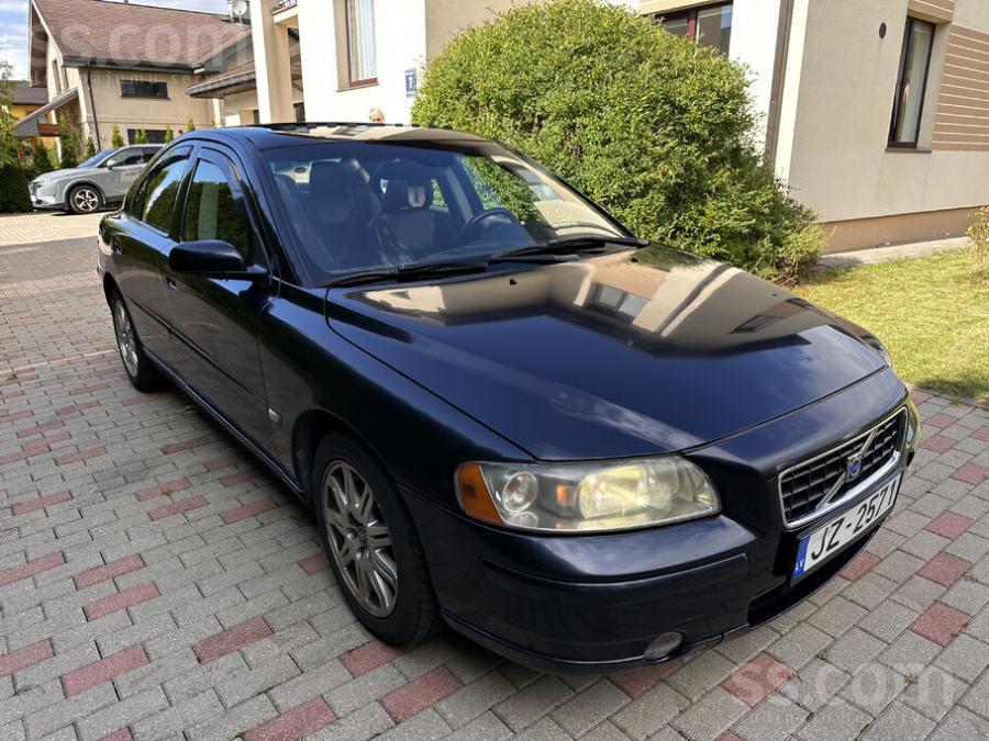 Zils Volvo S60 2006 Rīga, ar dzinēja tilpumu 2.40 L un nobraukumu 218 tūkst. km par 2100 €, foto 4 vietnē AUTOMOTO.COM.LV