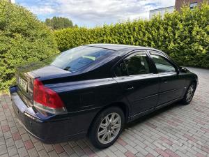 Zils Volvo S60 2006 Rīga, ar dzinēja tilpumu 2.40 L un nobraukumu 218 tūkst. km par 2100 €, foto 5 vietnē AUTOMOTO.COM.LV