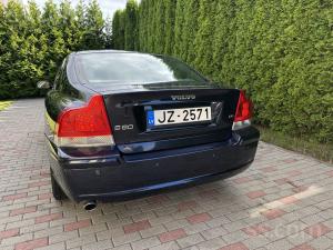 Zils Volvo S60 2006 Rīga, ar dzinēja tilpumu 2.40 L un nobraukumu 218 tūkst. km par 2100 €, foto 6 vietnē AUTOMOTO.COM.LV