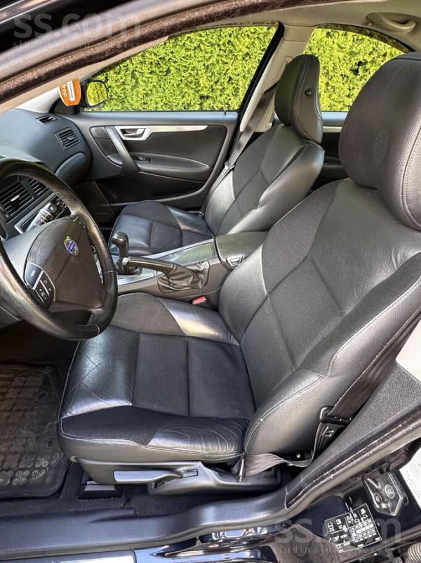 Zils Volvo S60 2006 Rīga, ar dzinēja tilpumu 2.40 L un nobraukumu 218 tūkst. km par 2100 €, foto 8 vietnē AUTOMOTO.COM.LV