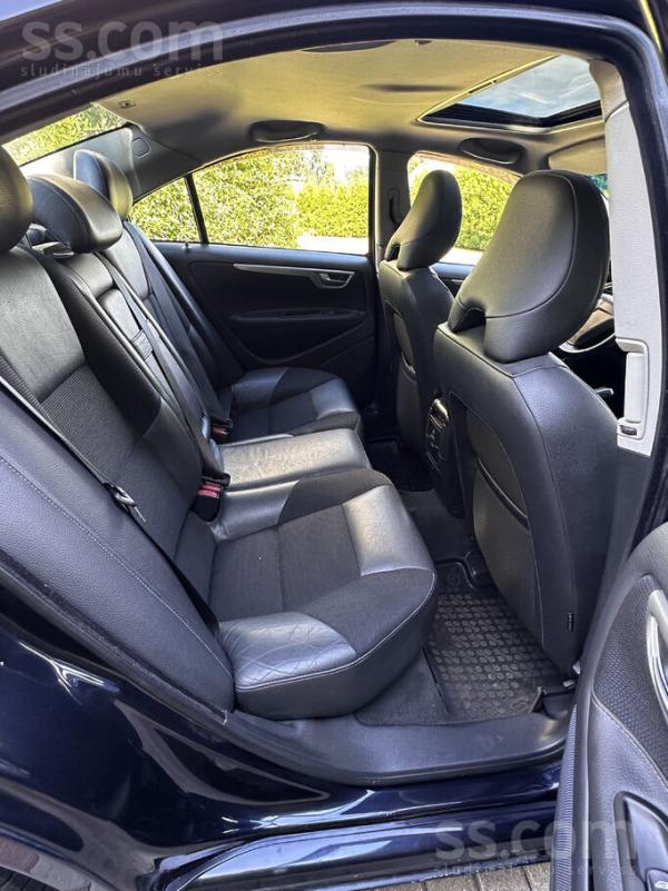 Zils Volvo S60 2006 Rīga, ar dzinēja tilpumu 2.40 L un nobraukumu 218 tūkst. km par 2100 €, foto 9 vietnē AUTOMOTO.COM.LV