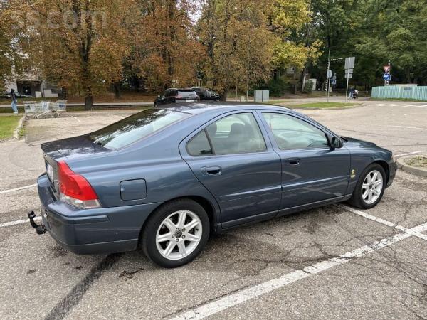 Zils Volvo S60 2006 Rīga, ar dzinēja tilpumu 2.40 L un nobraukumu 346 tūkst. km par 1900 €, foto 7 vietnē AUTOMOTO.COM.LV