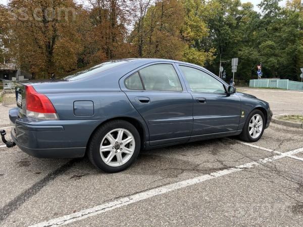 Zils Volvo S60 2006 Rīga, ar dzinēja tilpumu 2.40 L un nobraukumu 346 tūkst. km par 1900 €, foto 9 vietnē AUTOMOTO.COM.LV