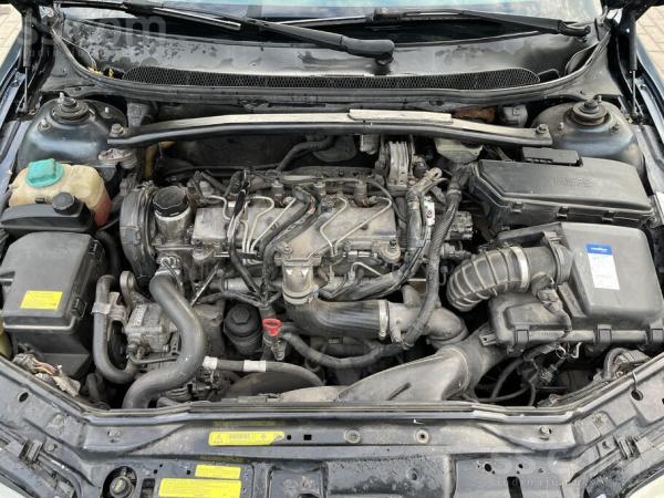 Zils Volvo S60 2006 Rīga, ar dzinēja tilpumu 2.40 L un nobraukumu 346 tūkst. km par 1900 €, foto 10 vietnē AUTOMOTO.COM.LV