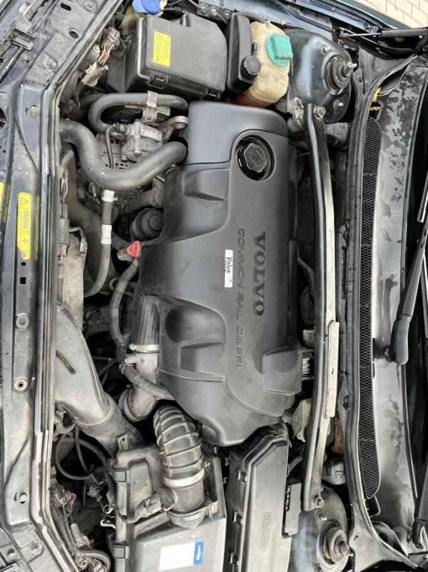 Zils Volvo S60 2006 Rīga, ar dzinēja tilpumu 2.40 L un nobraukumu 346 tūkst. km par 1900 €, foto 11 vietnē AUTOMOTO.COM.LV