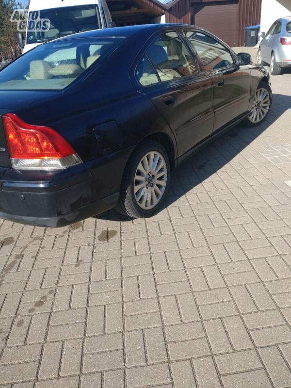 Blue Volvo S60 2007 in Moletai, with an engine capacity of 2.40 L and mileage of 267 thousand km for 2600 €, photo 3 on AUTOMOTO.COM.LV