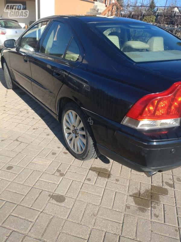 Blue Volvo S60 2007 in Moletai, with an engine capacity of 2.40 L and mileage of 267 thousand km for 2600 €, photo 4 on AUTOMOTO.COM.LV