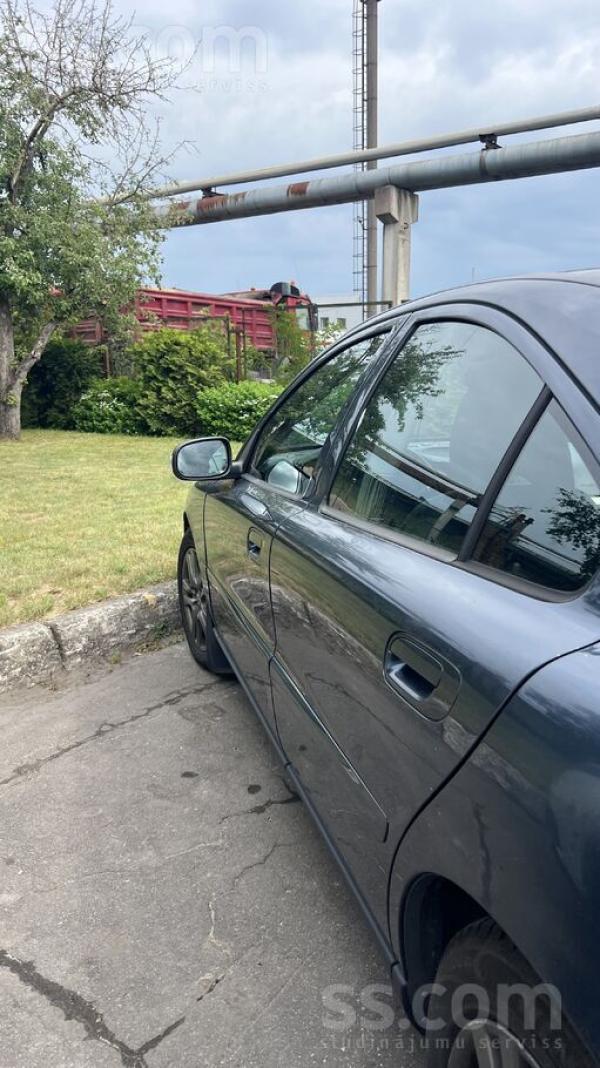 Zils Volvo S60 2007 Rīga, ar dzinēja tilpumu 2.40 L un nobraukumu 360 tūkst. km par 2980 €, foto 3 vietnē AUTOMOTO.COM.LV
