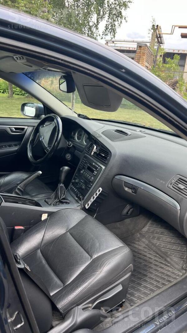 Zils Volvo S60 2007 Rīga, ar dzinēja tilpumu 2.40 L un nobraukumu 360 tūkst. km par 2980 €, foto 4 vietnē AUTOMOTO.COM.LV