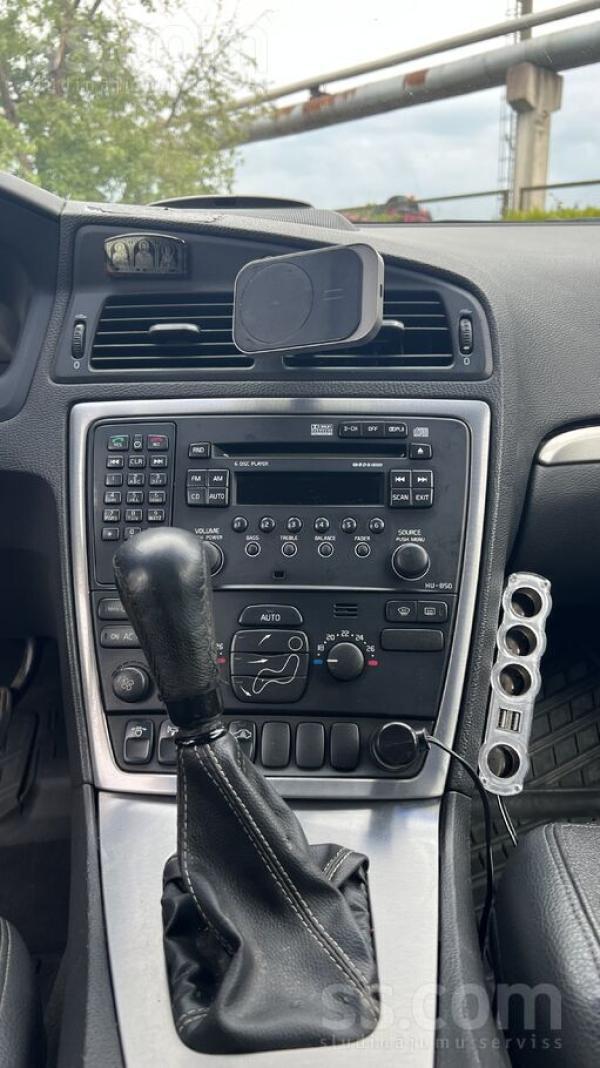 Zils Volvo S60 2007 Rīga, ar dzinēja tilpumu 2.40 L un nobraukumu 360 tūkst. km par 2980 €, foto 8 vietnē AUTOMOTO.COM.LV