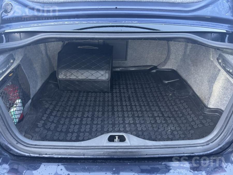 Zils Volvo S60 2007 Rīga, ar dzinēja tilpumu 2.40 L un nobraukumu 339 tūkst. km par 2500 €, foto 9 vietnē AUTOMOTO.COM.LV