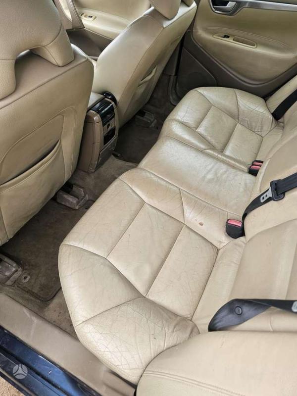 Blue Volvo S60 2007 in Kedainiai, with an engine capacity of 2.40 L and mileage of 403 thousand km for 1700 €, photo 8 on AUTOMOTO.COM.LV