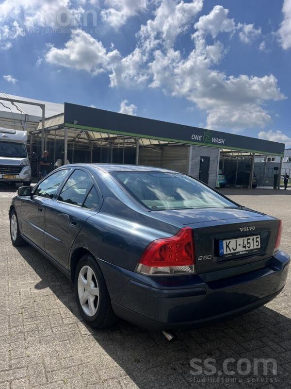 Zils Volvo S60 2007 Rīga, ar dzinēja tilpumu 2.40 L un nobraukumu 273 tūkst. km par 2400 €, foto 3 vietnē AUTOMOTO.COM.LV