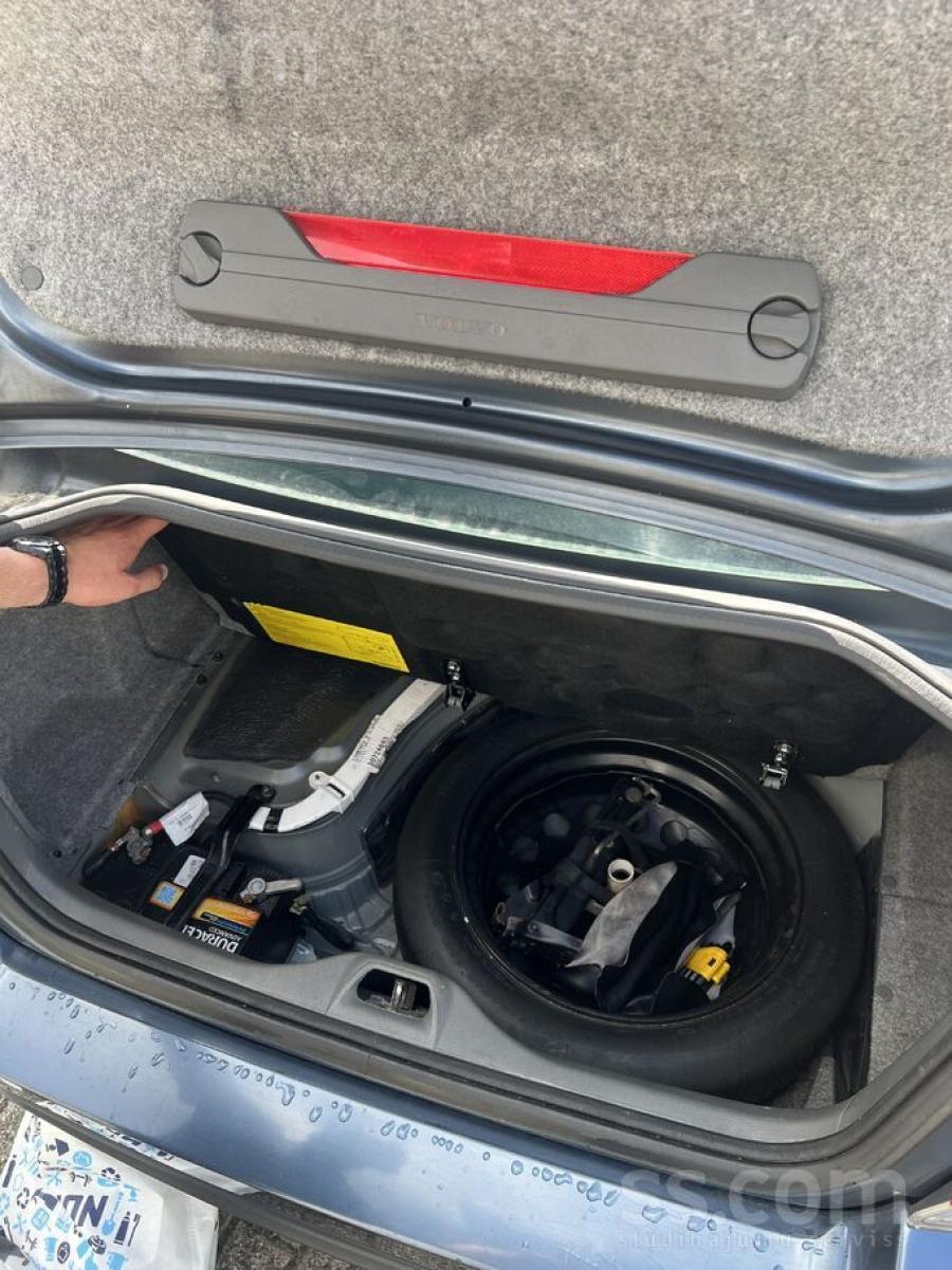 Zils Volvo S60 2007 Rīga, ar dzinēja tilpumu 2.40 L un nobraukumu 273 tūkst. km par 2400 €, foto 13 vietnē AUTOMOTO.COM.LV