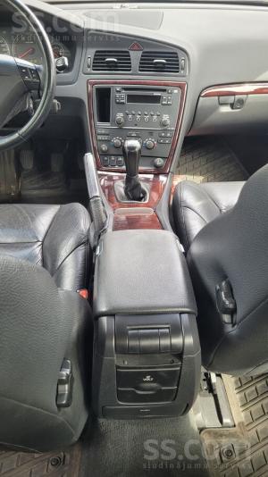 Zils Volvo S60 2007 Rīga, ar dzinēja tilpumu 2.40 L un nobraukumu 167 tūkst. km par 2500 €, foto 5 vietnē AUTOMOTO.COM.LV