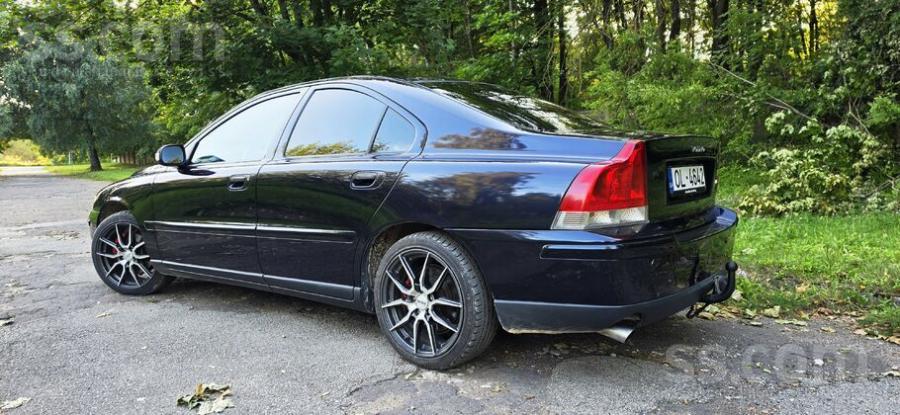 Blue Volvo S60 2007 in Riga, with an engine capacity of 2.40 L and mileage of 238 thousand km for 3000 €, photo 4 on AUTOMOTO.COM.LV
