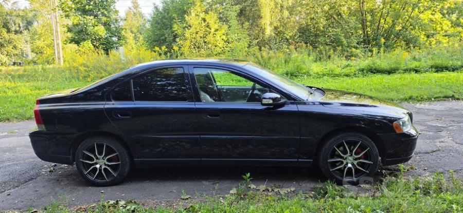 Blue Volvo S60 2007 in Riga, with an engine capacity of 2.40 L and mileage of 238 thousand km for 3000 €, photo 7 on AUTOMOTO.COM.LV