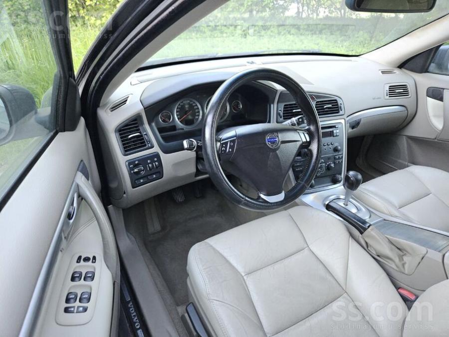 Blue Volvo S60 2007 in Riga, with an engine capacity of 2.40 L and mileage of 238 thousand km for 3000 €, photo 12 on AUTOMOTO.COM.LV