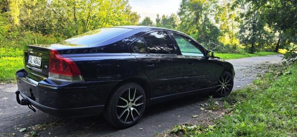 Blue Volvo S60 2007 in Riga, with an engine capacity of 2.40 L and mileage of 238 thousand km for 3000 €, photo 5 on AUTOMOTO.COM.LV