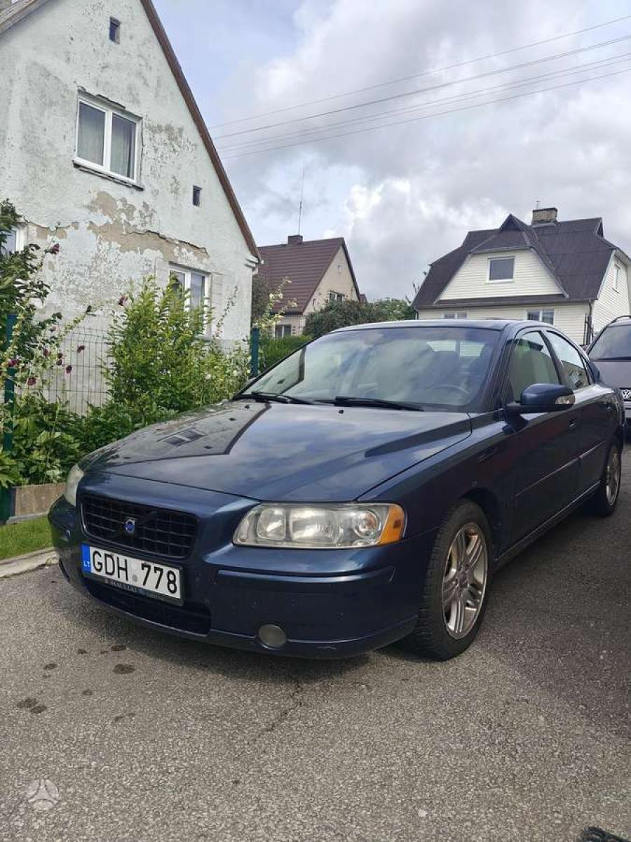 Blue Volvo S60 2007 in Telschi, with an engine capacity of 2.52 L and mileage of 239 thousand km for 2300 €, photo 1 on AUTOMOTO.COM.LV