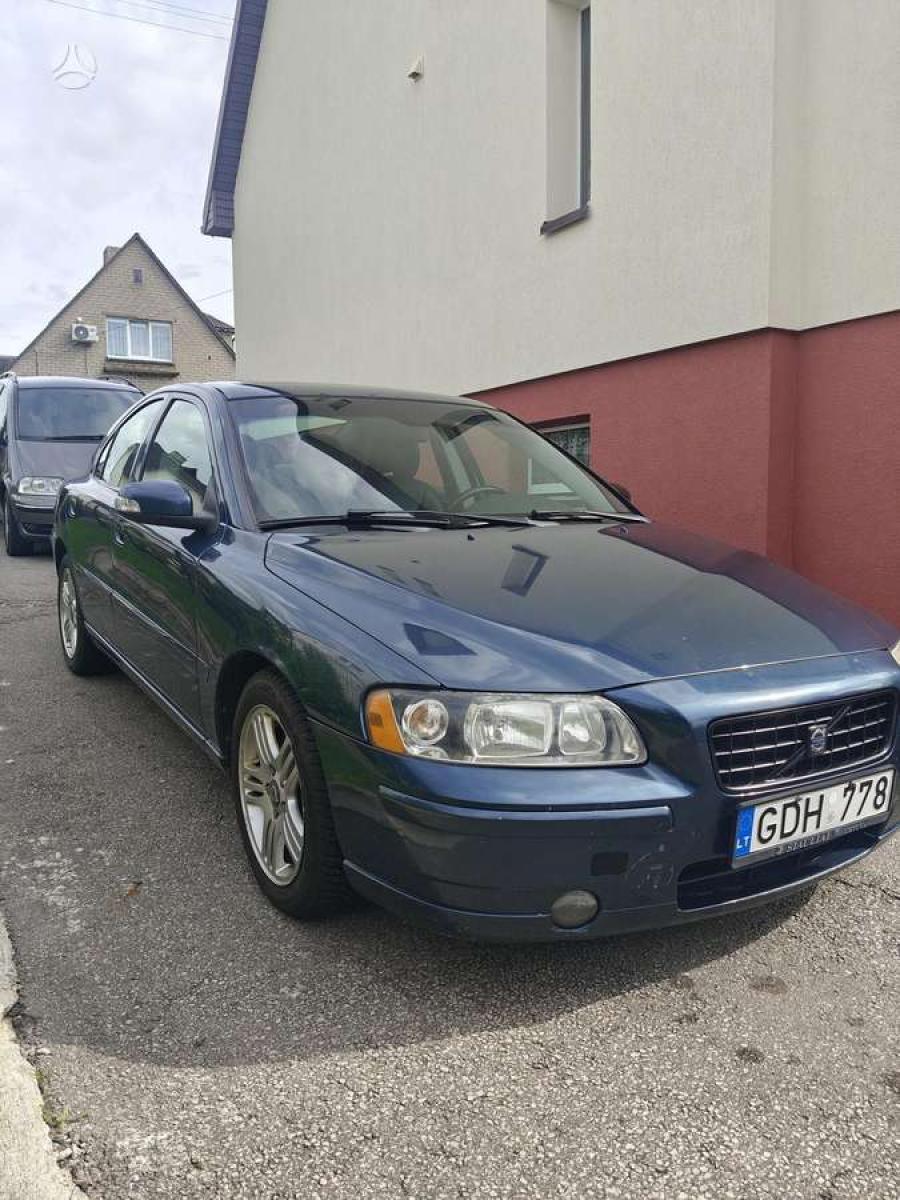 Blue Volvo S60 2007 in Telschi, with an engine capacity of 2.52 L and mileage of 239 thousand km for 2300 €, photo 3 on AUTOMOTO.COM.LV