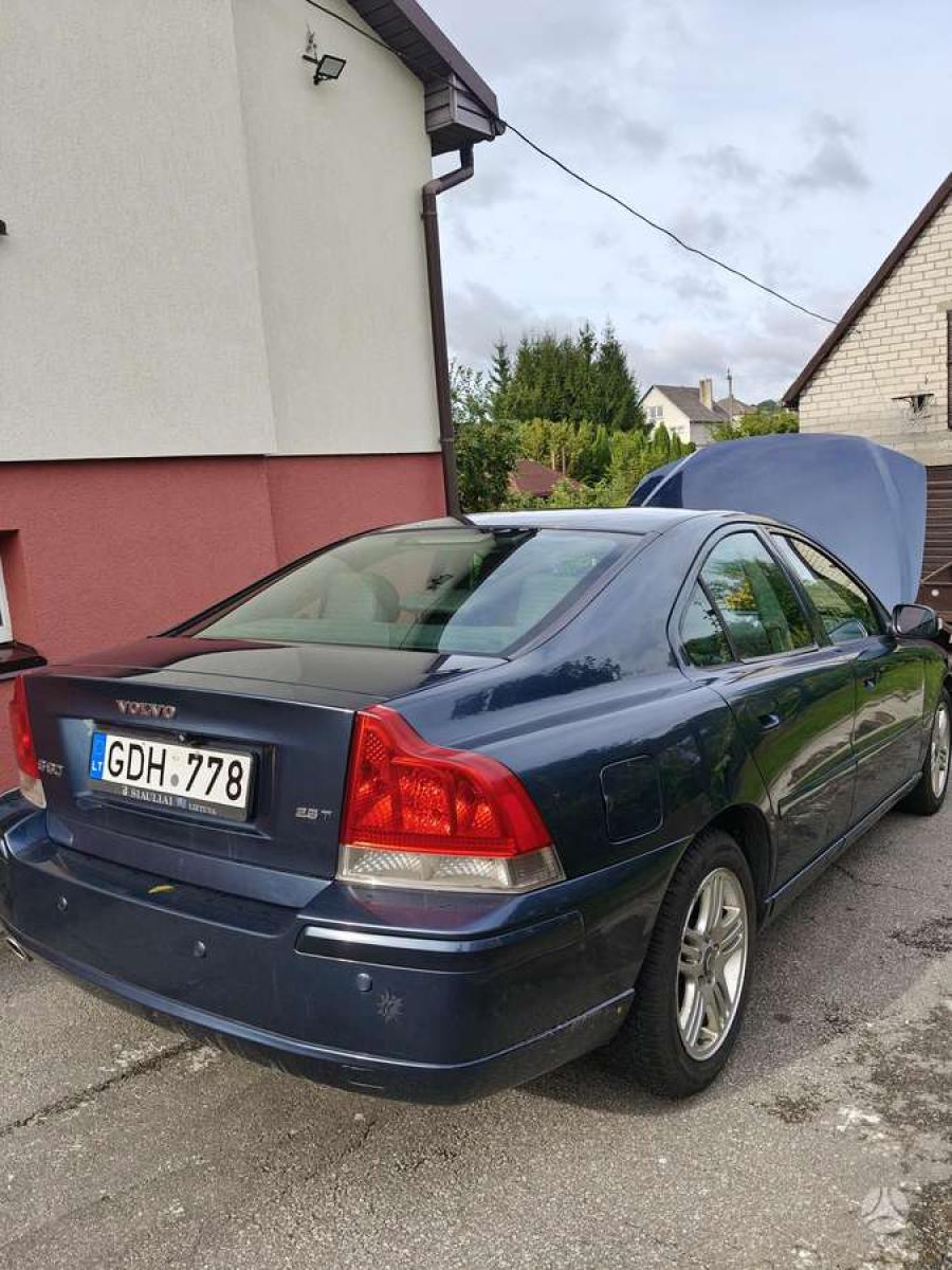 Blue Volvo S60 2007 in Telschi, with an engine capacity of 2.52 L and mileage of 239 thousand km for 2300 €, photo 4 on AUTOMOTO.COM.LV