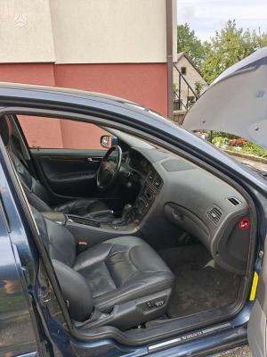 Blue Volvo S60 2007 in Telschi, with an engine capacity of 2.52 L and mileage of 239 thousand km for 2300 €, photo 7 on AUTOMOTO.COM.LV