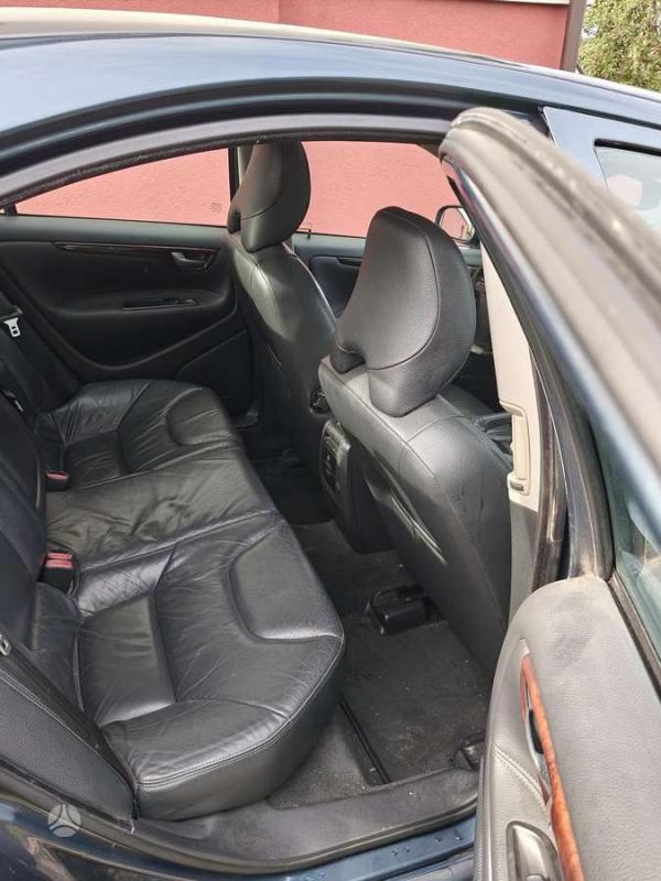 Blue Volvo S60 2007 in Telschi, with an engine capacity of 2.52 L and mileage of 239 thousand km for 2300 €, photo 8 on AUTOMOTO.COM.LV