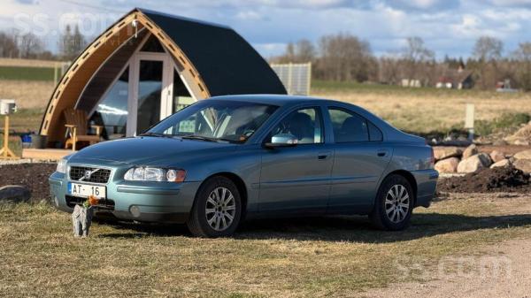Zils Volvo S60 2008 Rīga, ar dzinēja tilpumu 2.40 L un nobraukumu 332 tūkst. km par 3200 €, foto 1 vietnē AUTOMOTO.COM.LV