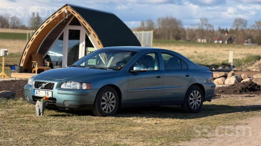 Zils Volvo S60 2008 Rīga, ar dzinēja tilpumu 2.40 L un nobraukumu 332 tūkst. km par 3200 €, foto 1 vietnē AUTOMOTO.COM.LV