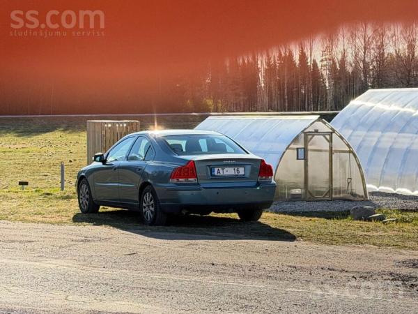 Zils Volvo S60 2008 Rīga, ar dzinēja tilpumu 2.40 L un nobraukumu 332 tūkst. km par 3200 €, foto 7 vietnē AUTOMOTO.COM.LV