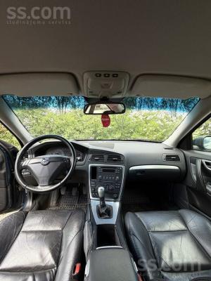 Blue Volvo S60 2008 in Aizkraukle, with an engine capacity of 2.40 L and mileage of 310 thousand km for 2600 €, photo 9 on AUTOMOTO.COM.LV
